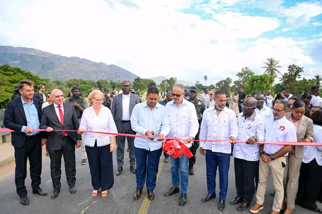 Haiti: Inauguration de 43 km de route pour relier le Plateau Central au ...